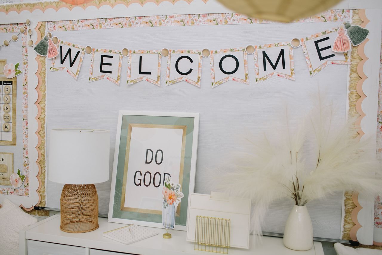 Coral Floral Dream Classroom Decor – Schoolgirl Style