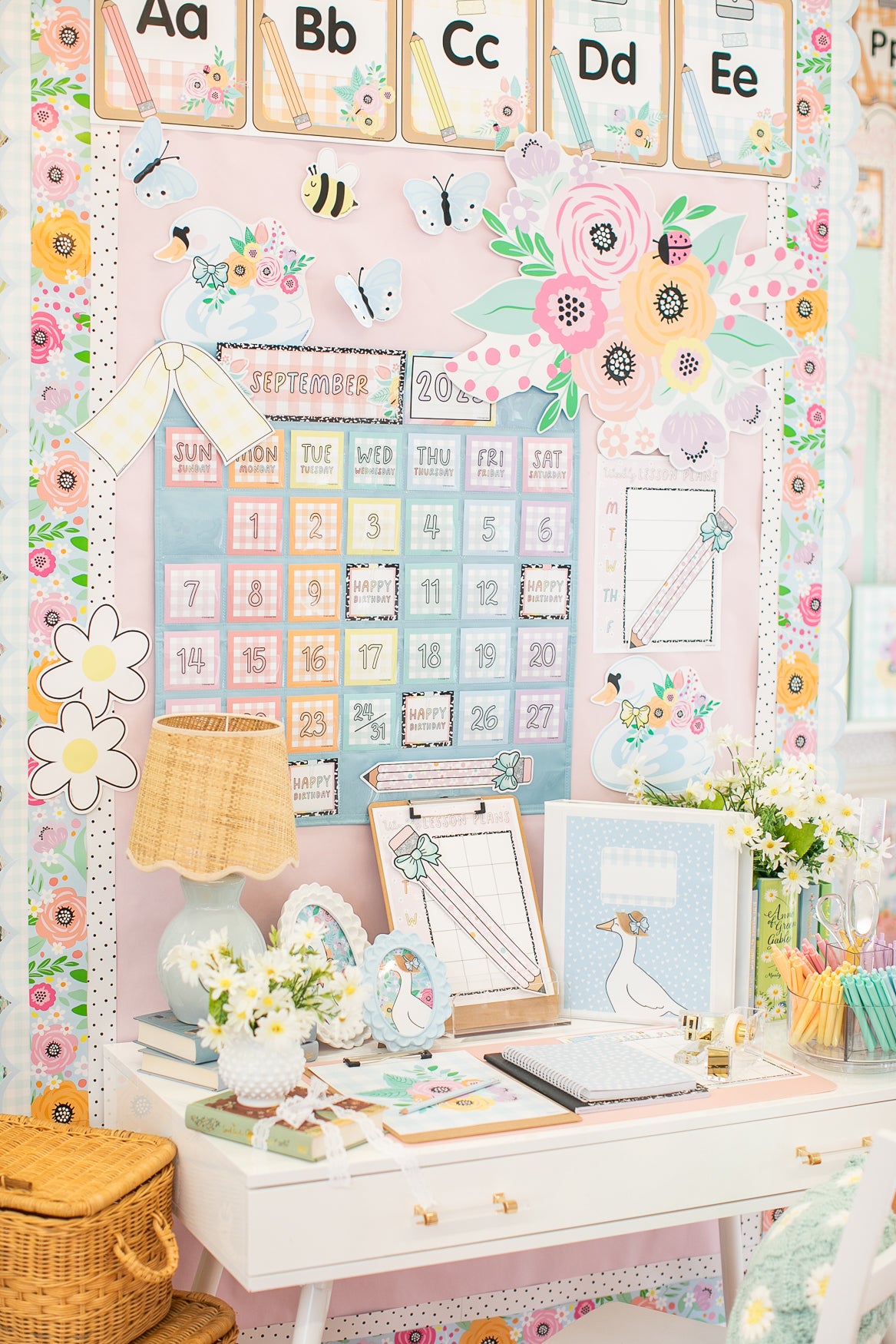 Hottest Trends in Classroom Decor – Schoolgirl Style