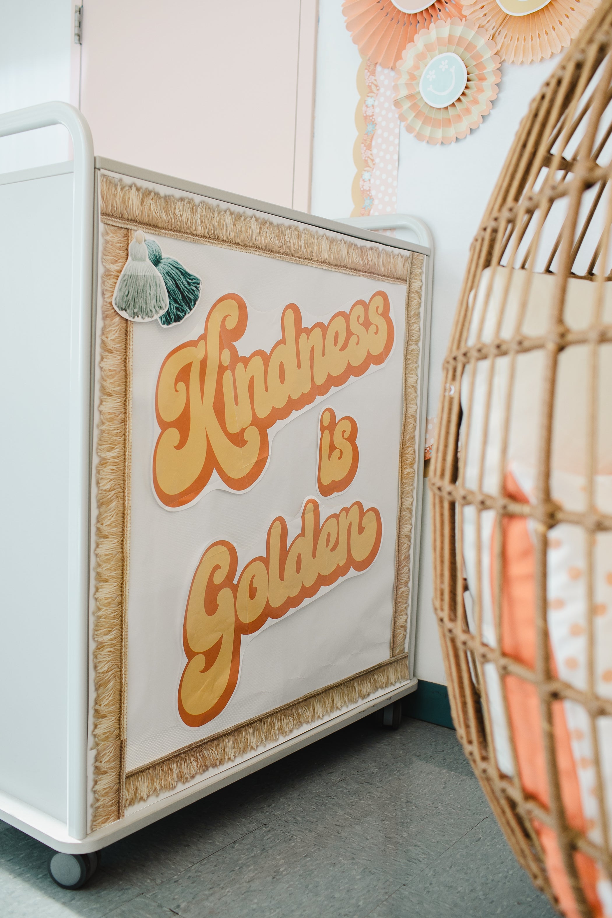 Retro Classroom Decor | Good Vibes – Schoolgirl Style