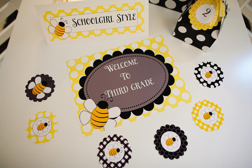 Happy Honeybee Welcome Door Sign {UPRINT} – Schoolgirl Style